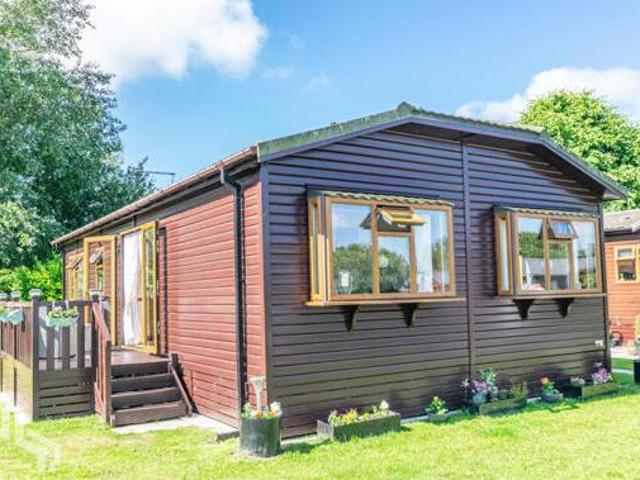 Conifer Crescent, Lawnsdale Park, 2 Bedroom Lodge