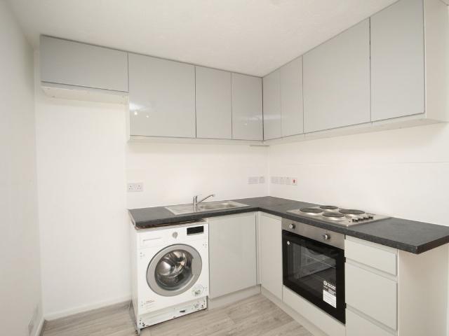Conifer Way, Wembley, Middlesex HA0, 1 bed flat to rent, £1,400 pcm | PrimeLocation