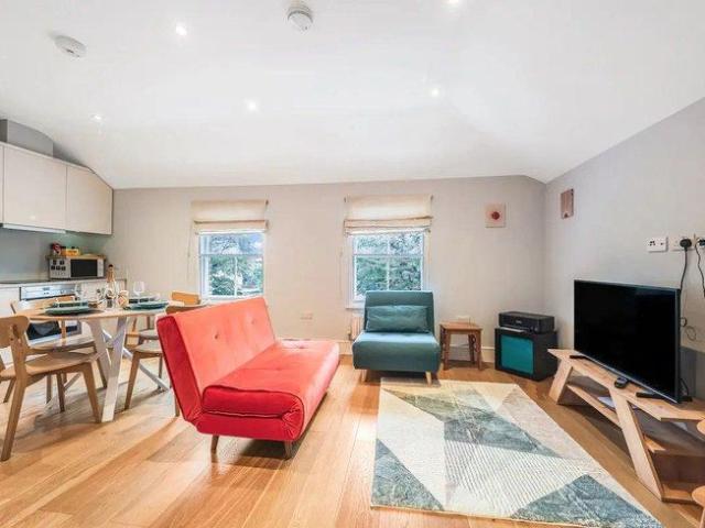 Coningham Road