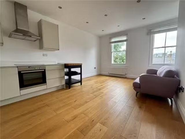 Coningham Road, London, W12 8BP