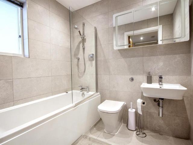 Conisford Court, Greyfriars Road. 2 bed apartment to rent £1,700 pcm £392 pw