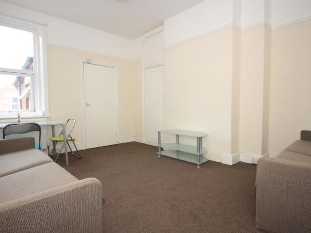 Coniston Avenue, Jesmond, Newcastle Upon Tyne NE2, 3 bed flat to rent, £1,755 pcm | PrimeLocation