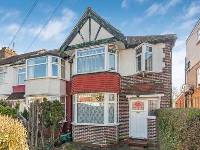 Coniston Avenue, Perivale, 3 Bedroom End