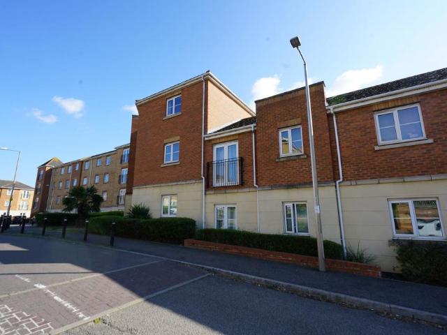 Coniston Avenue, Purfleet 2 bed apartment to rent £1,450 pcm £335 pw
