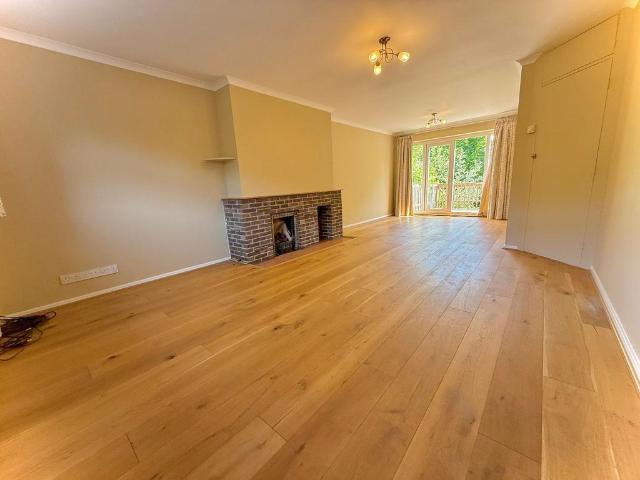 Coniston Avenue, Tunbridge Wells, TN4 3 bed semi detached house to rent £2,100 pcm £485 pw