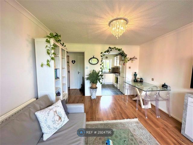 Coniston Close, London SW20, 1 bed flat to rent, £1,695 pcm | PrimeLocation