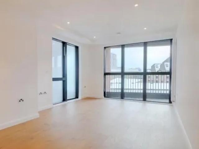 Coniston House, 1 Southern Grove, London, E3 4SU, United Kingdom | 3 bed apartment for rent #165953188 | Rentberry