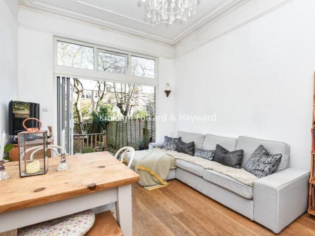 Coniston Road, London, N10 1 bed flat to rent £1,800 pcm £415 pw