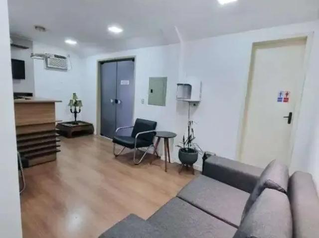 Conj. Comercial / Sala para Locação em Macaé/RJ Centro 1 Quartos