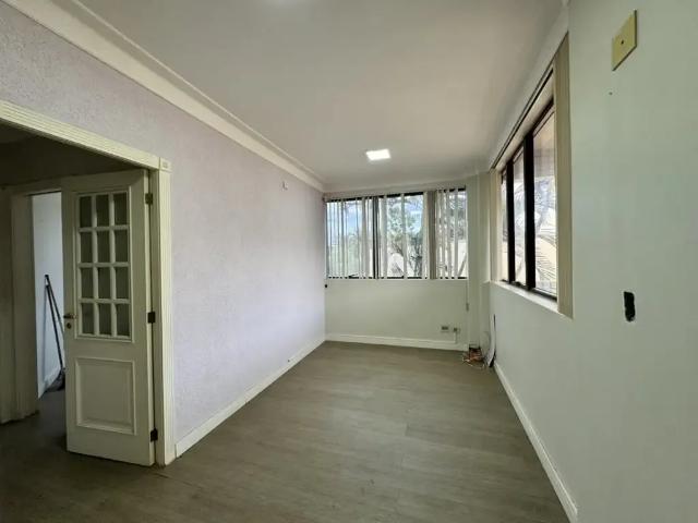 Conj. Comercial / Sala para Locação em Maringá/PR Zona 05