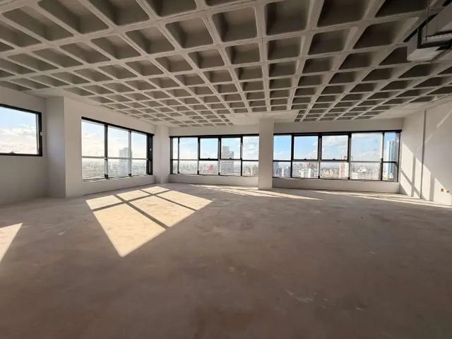 Conj. Comercial / Sala para Locação em Maringá/PR Zona 01