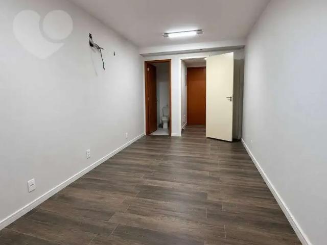 Conj. Comercial / Sala para Locação em Niterói/RJ Centro