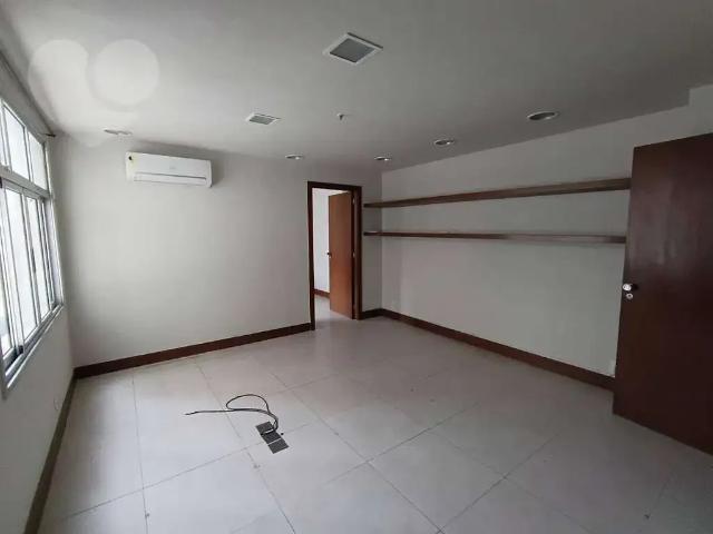 Conj. Comercial / Sala para Locação em Niterói/RJ Centro