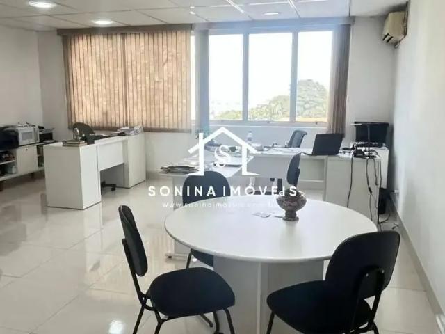 Conj. Comercial / Sala para Locação em Atibaia/SP Centro