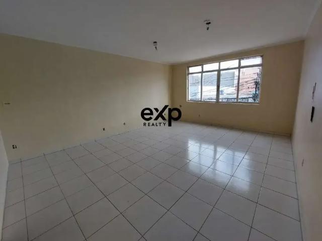 Conj. Comercial / Sala para Locação em Atibaia/SP Centro