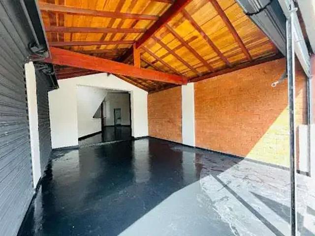 Conj. Comercial / Sala para Locação em Atibaia/SP Centro