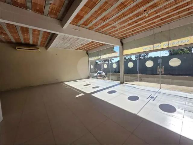 Conj. Comercial / Sala para Locação em Armação dos Búzios/RJ Rasa