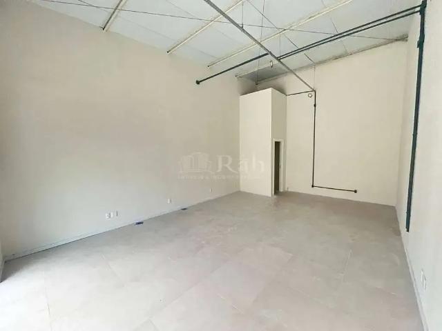 Conj. Comercial / Sala para Locação em Balneário Camboriú/SC Barra