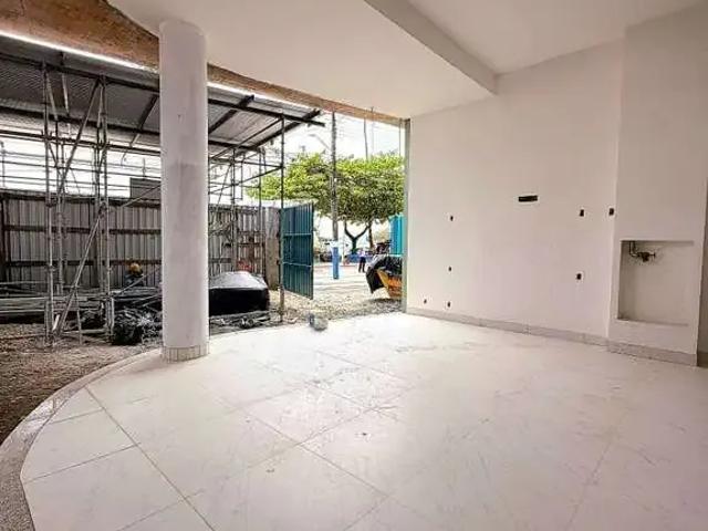 Conj. Comercial / Sala para Locação em Balneário Camboriú/SC Centro