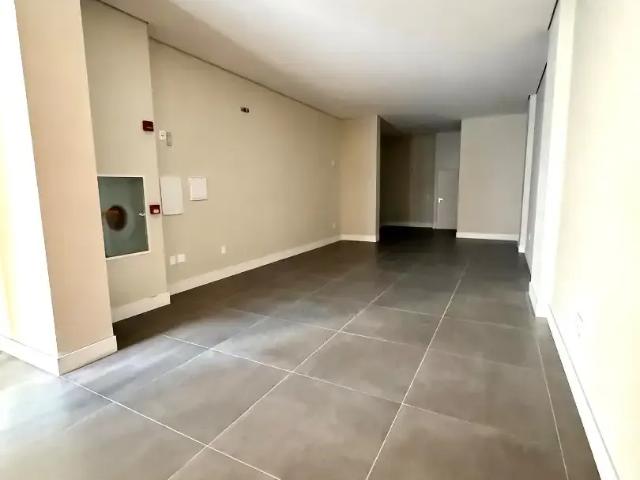 Conj. Comercial / Sala para Locação em Balneário Camboriú/SC Centro