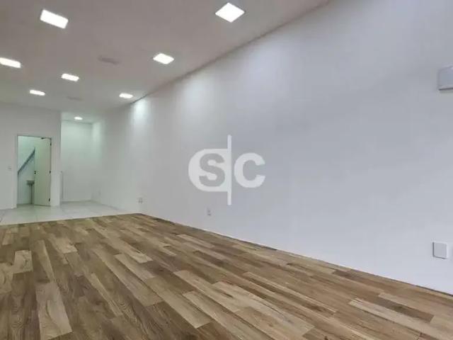 Conj. Comercial / Sala para Locação em Balneário Camboriú/SC Centro