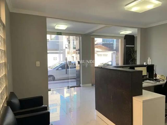 Conj. Comercial / Sala para Locação em Balneário Camboriú/SC Centro