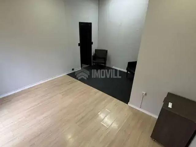 Conj. Comercial / Sala para Locação em Balneário Camboriú/SC Centro