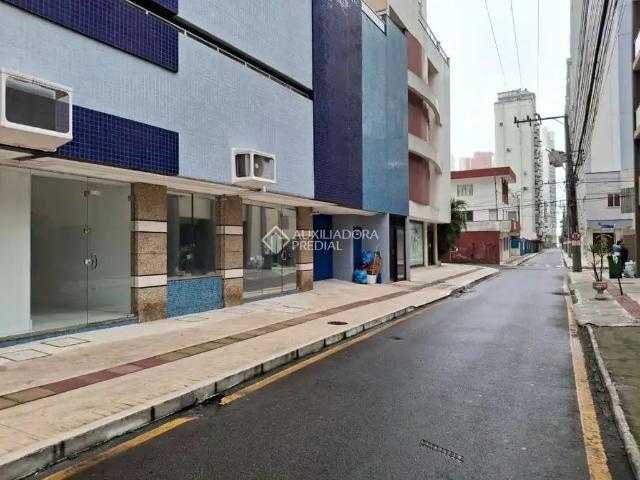 Conj. Comercial / Sala para Locação em Balneário Camboriú/SC Centro