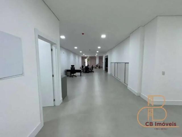 Conj. Comercial / Sala para Locação em Balneário Camboriú/SC Centro