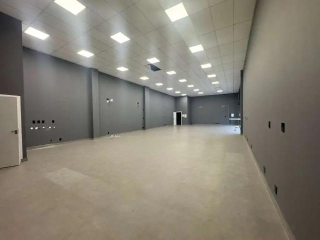 Conj. Comercial / Sala para Locação em Balneário Camboriú/SC Centro
