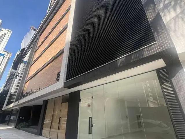 Conj. Comercial / Sala para Locação em Balneário Camboriú/SC Centro
