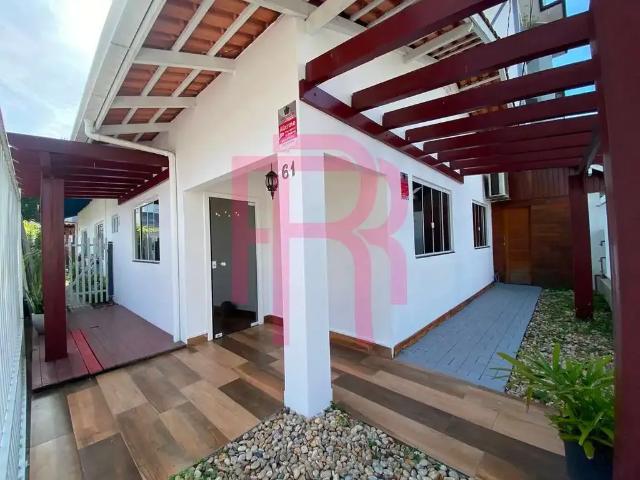 Conj. Comercial / Sala para Locação em Balneário Camboriú/SC Centro