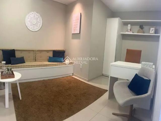 Conj. Comercial / Sala para Locação em Balneário Camboriú/SC Centro