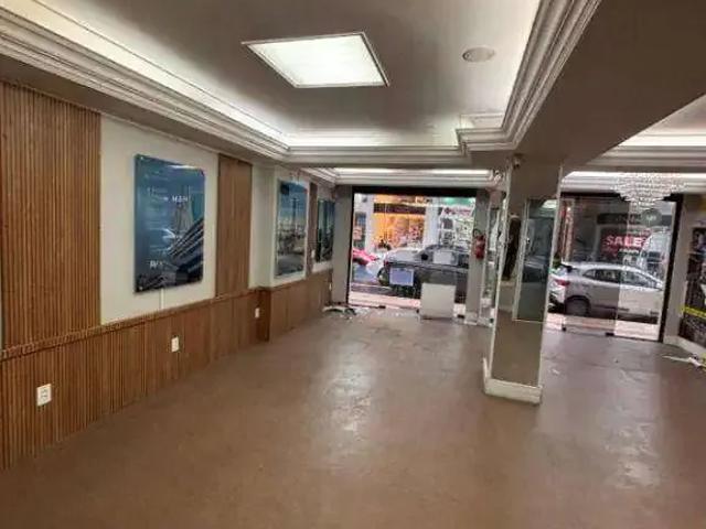 Conj. Comercial / Sala para Locação em Balneário Camboriú/SC Centro