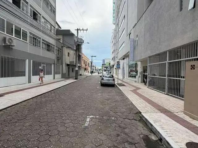 Conj. Comercial / Sala para Locação em Balneário Camboriú/SC Centro