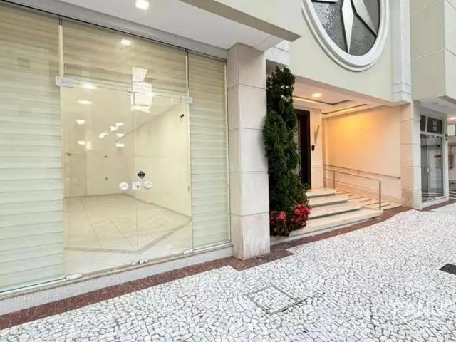 Conj. Comercial / Sala para Locação em Balneário Camboriú/SC Centro