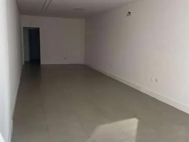 Conj. Comercial / Sala para Locação em Balneário Camboriú/SC Centro