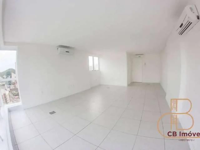 Conj. Comercial / Sala para Locação em Balneário Camboriú/SC Centro