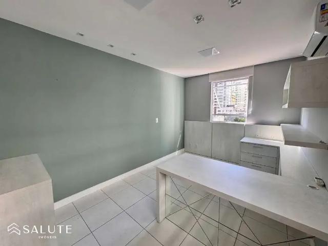 Conj. Comercial / Sala para Locação em Balneário Camboriú/SC Pioneiros