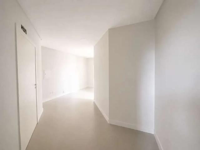 Conj. Comercial / Sala para Locação em Balneário Camboriú/SC Pioneiros