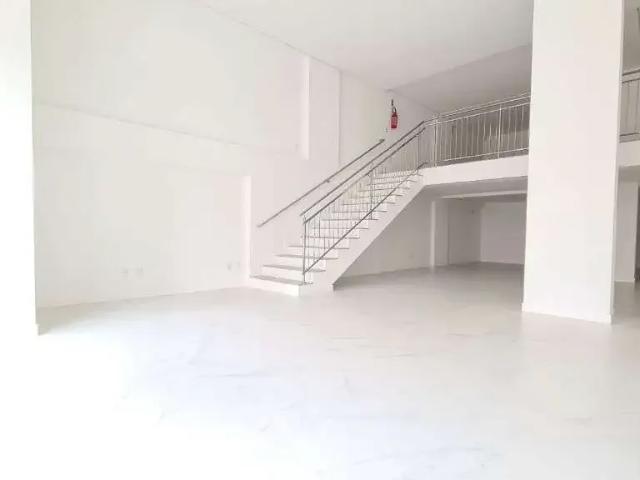 Conj. Comercial / Sala para Locação em Balneário Camboriú/SC Pioneiros