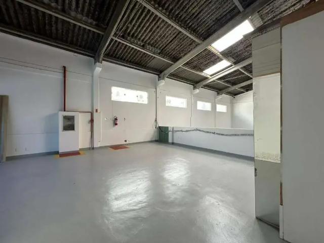 Conj. Comercial / Sala para Locação em Balneário Camboriú/SC Vila Real