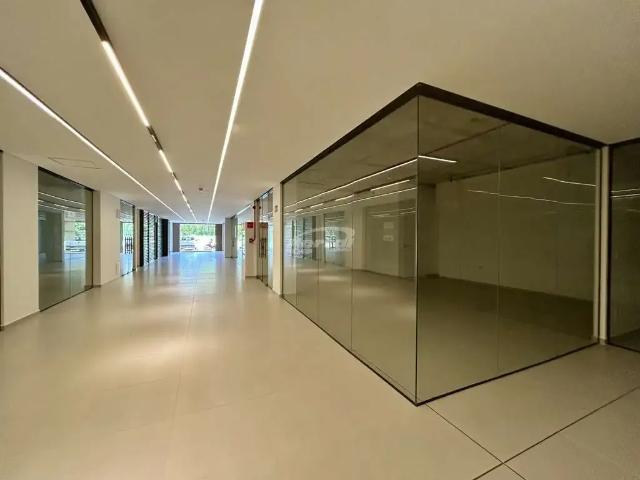Conj. Comercial / Sala para Locação em Balneário Piçarras/SC Centro
