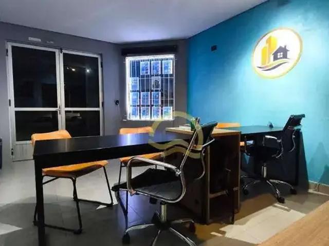 Conj. Comercial / Sala para Locação em Balneário Piçarras/SC Centro