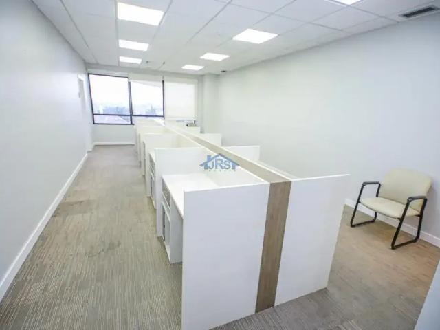 Conj. Comercial / Sala para Locação em Barueri/SP Alphaville Industrial