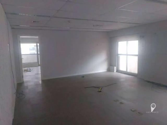 Conj. Comercial / Sala para Locação em Barueri/SP Alphaville Industrial