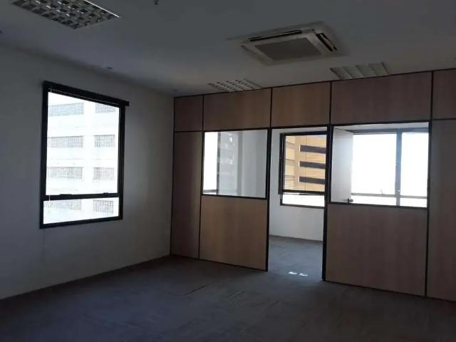 Conj. Comercial / Sala para Locação em Barueri/SP Alphaville Industrial
