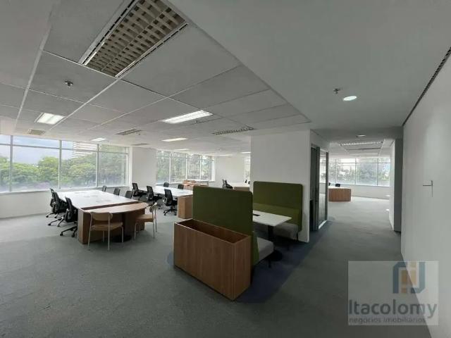Conj. Comercial / Sala para Locação em Barueri/SP Alphaville