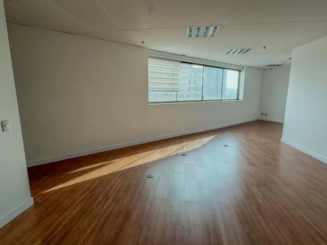 Conj. Comercial / Sala para Locação em Barueri/SP Empresarial 18 do Forte