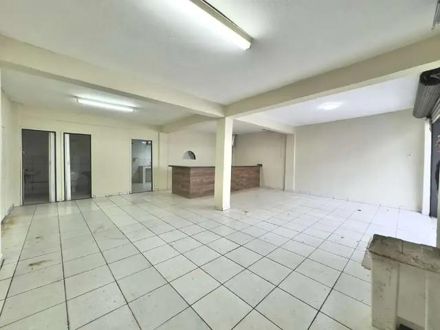 Conj. Comercial / Sala para Locação em Blumenau/SC Centro
